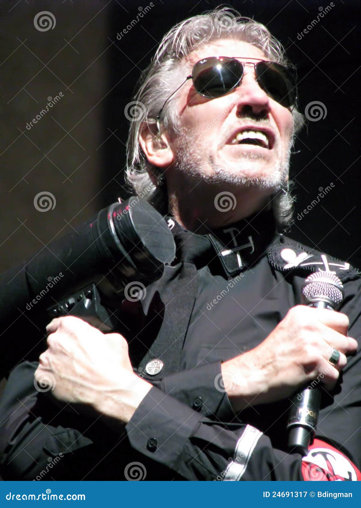 The Wall Tour editorial photography. Image of concert - 24691317