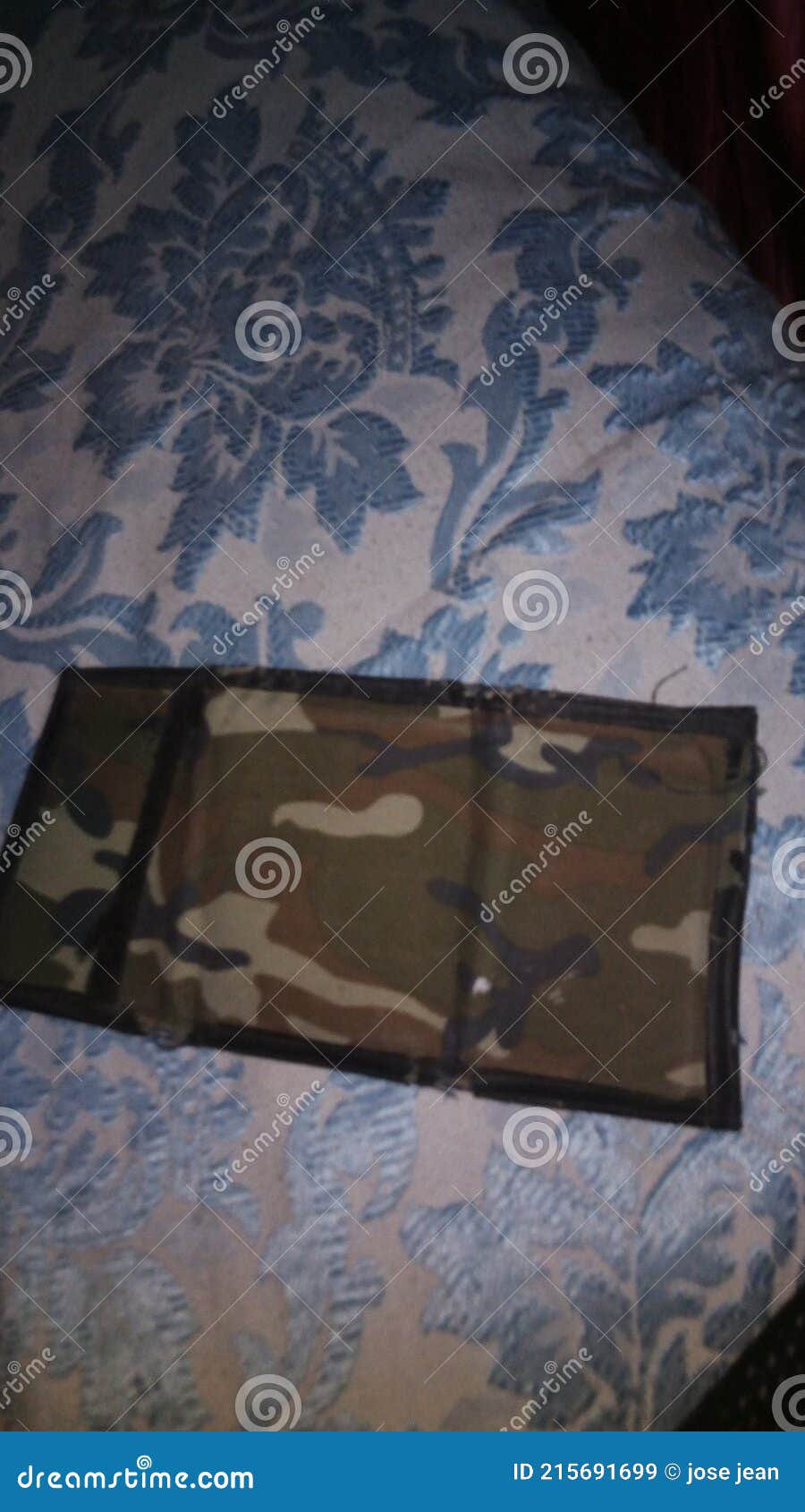 Wallet empty like nothing stock image. Image of leather - 215691699