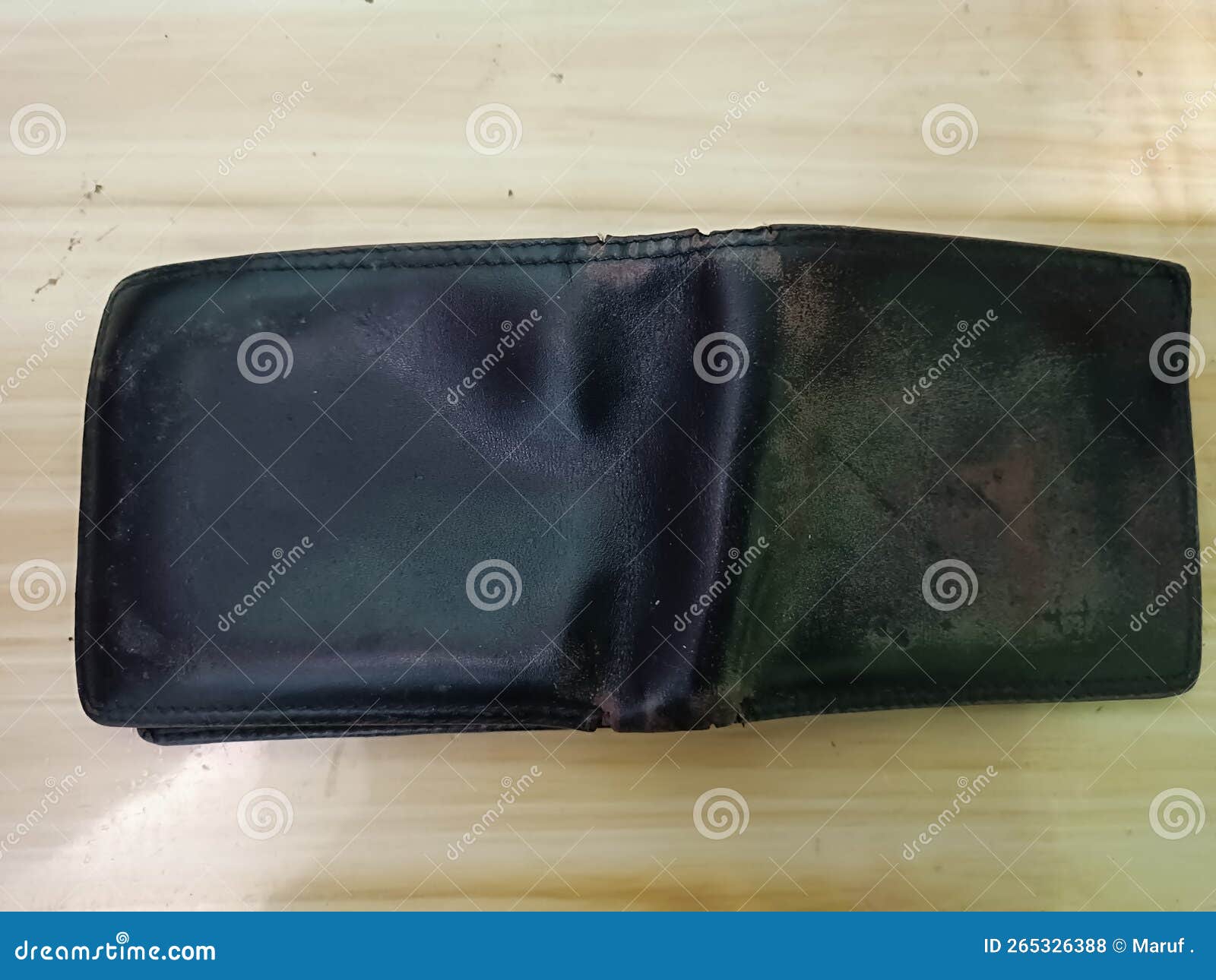 Broken wallet stock photo. Image of broken, wallet, damaged - 265326388
