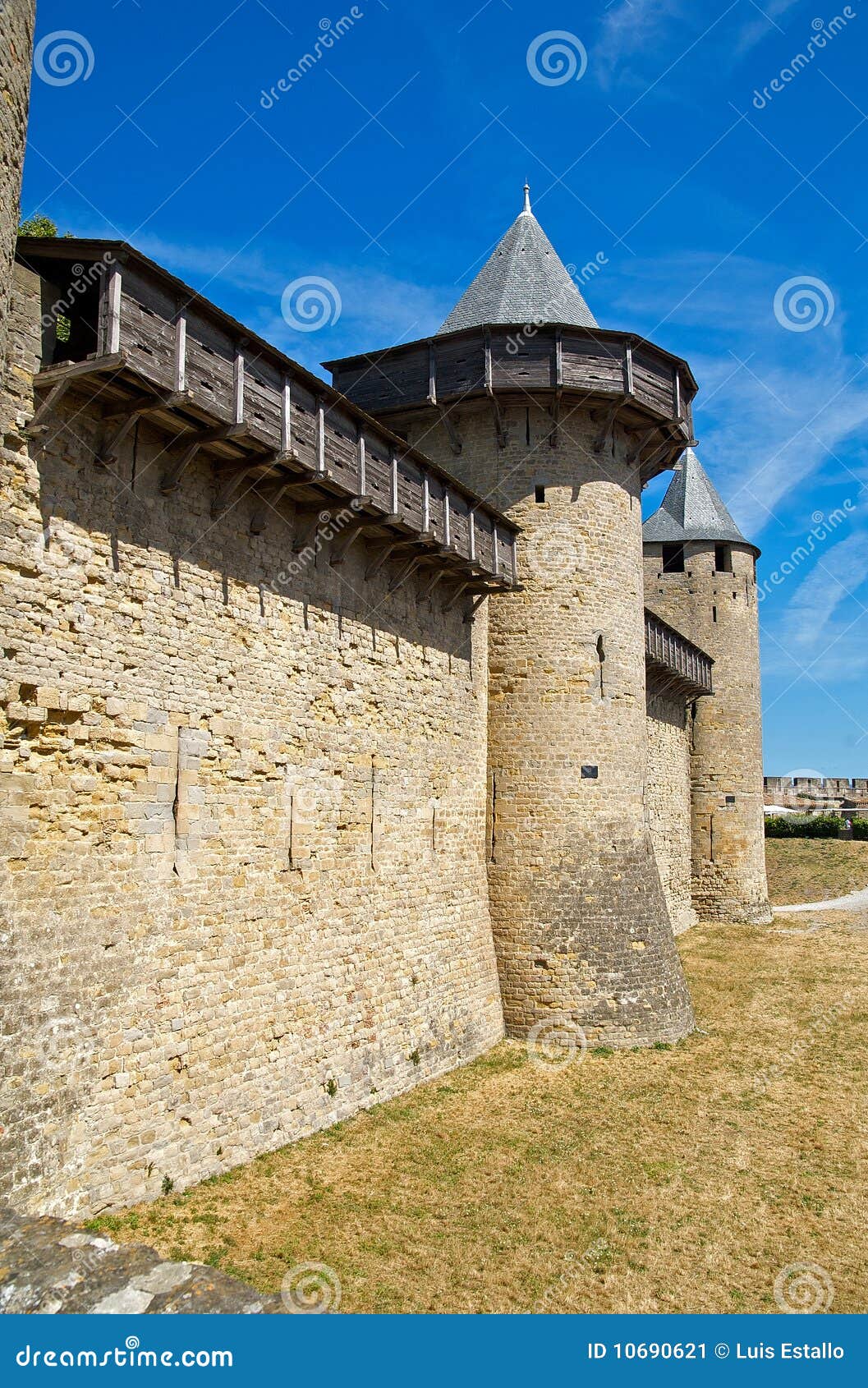 Walls with machicolation stock image. Image of fortress - 10690621