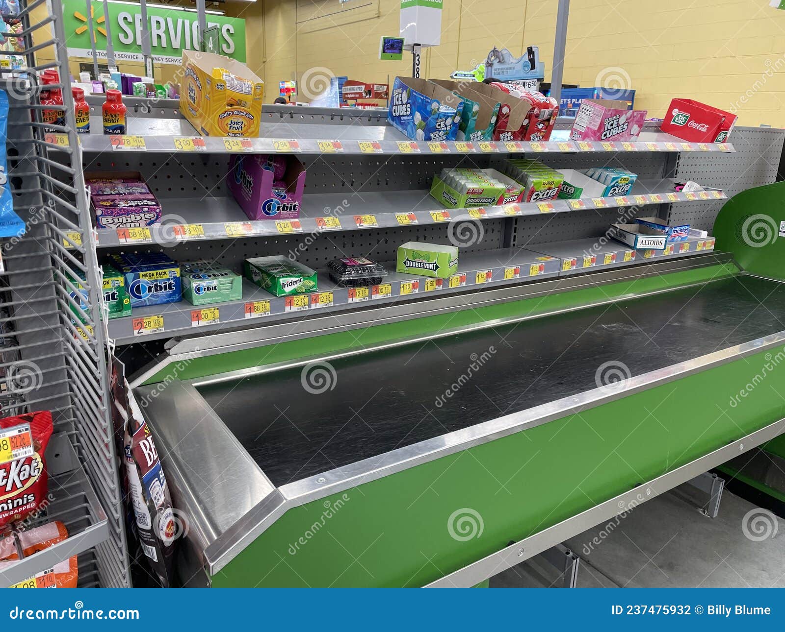 Walmart Retail Grocery Store Interior Checkout Candy Empty Editorial ...