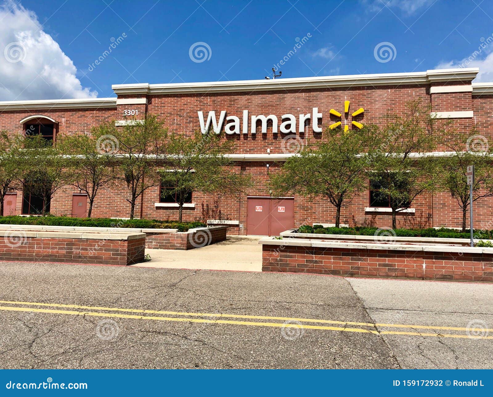 A Walmart Store in United States Editorial Photography - Image of bank ... A Walmart Store in United States Editorial Photography - Image of bank ...