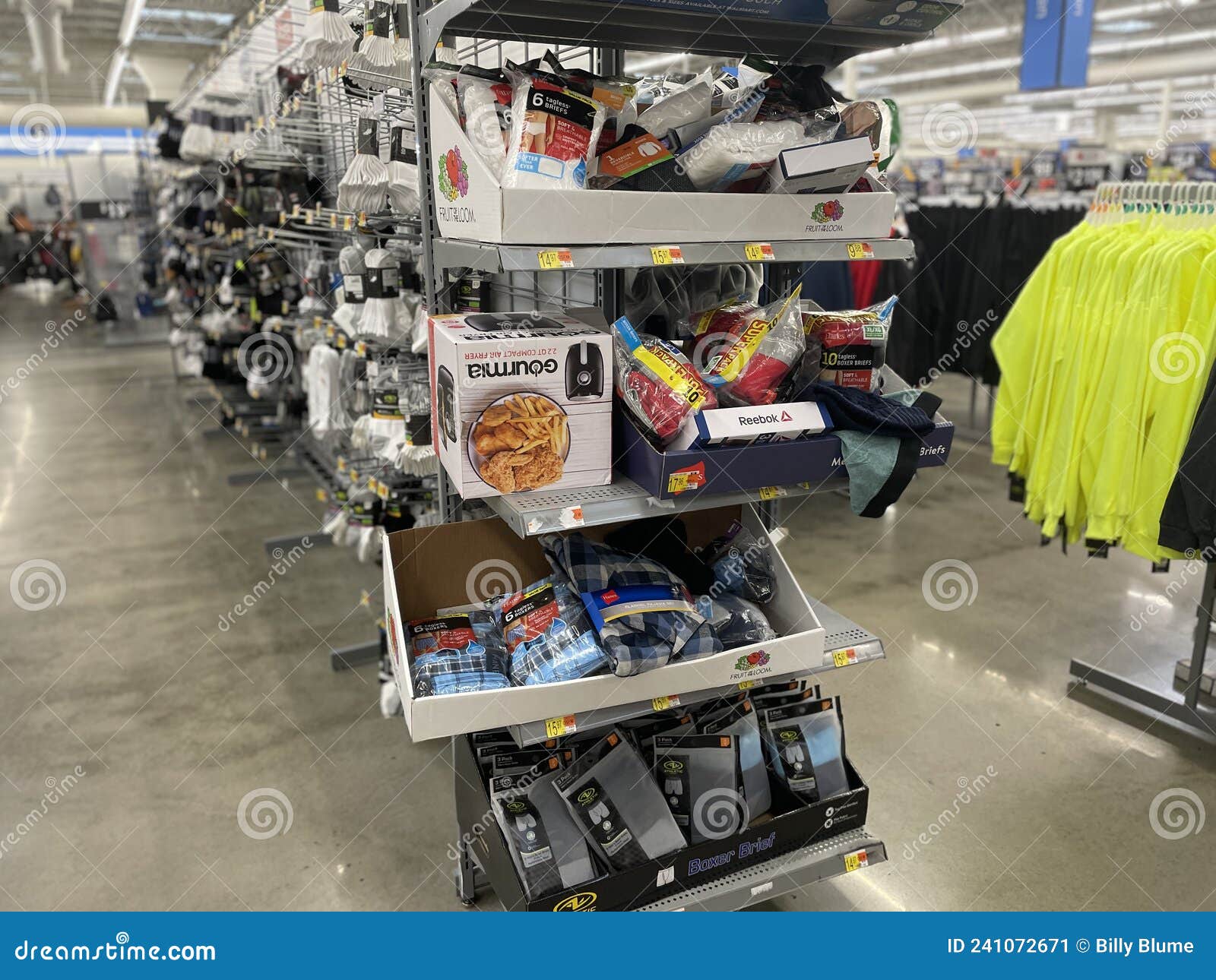 Walmart Supercenter Interior Messy Endcap Display Editorial Photo ...