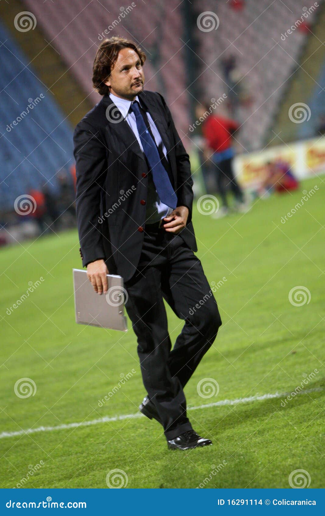 Walter Mazzari image stock éditorial. Image du concurrence - 16291114