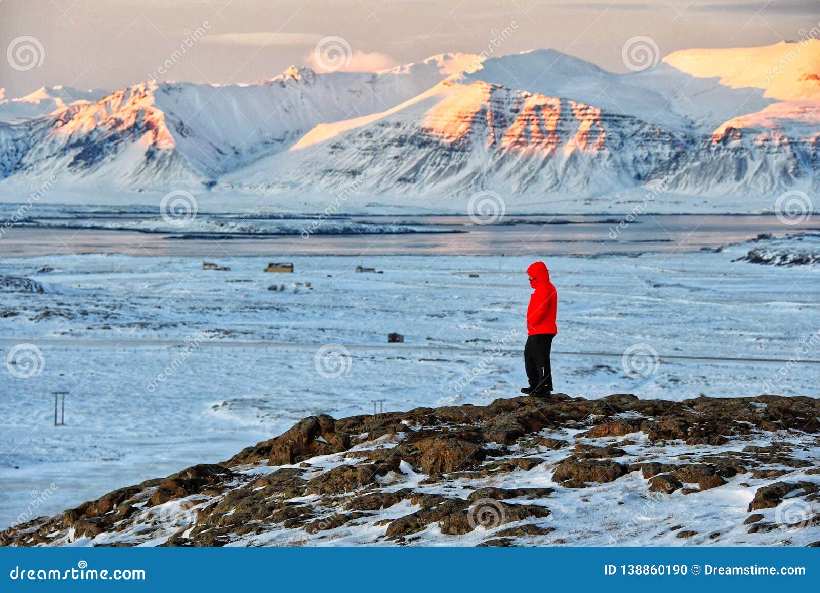 The wanderer on the ice editorial image. Image of observes - 138860190