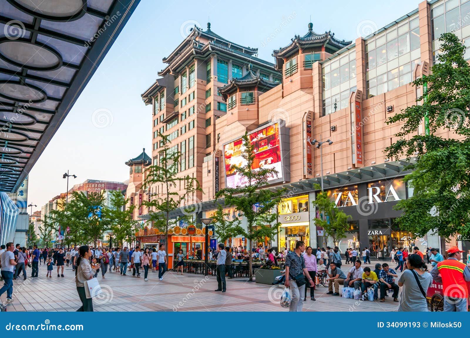 Wangfujing Street editorial stock photo. Image of park - 34099193