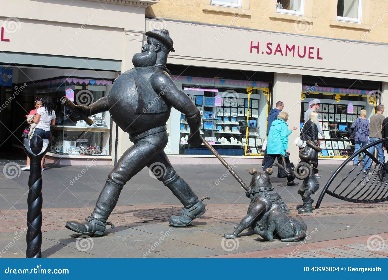 Wanhopig Dan Grappig Karakterstandbeeld, Dundee Redactionele Stock ...