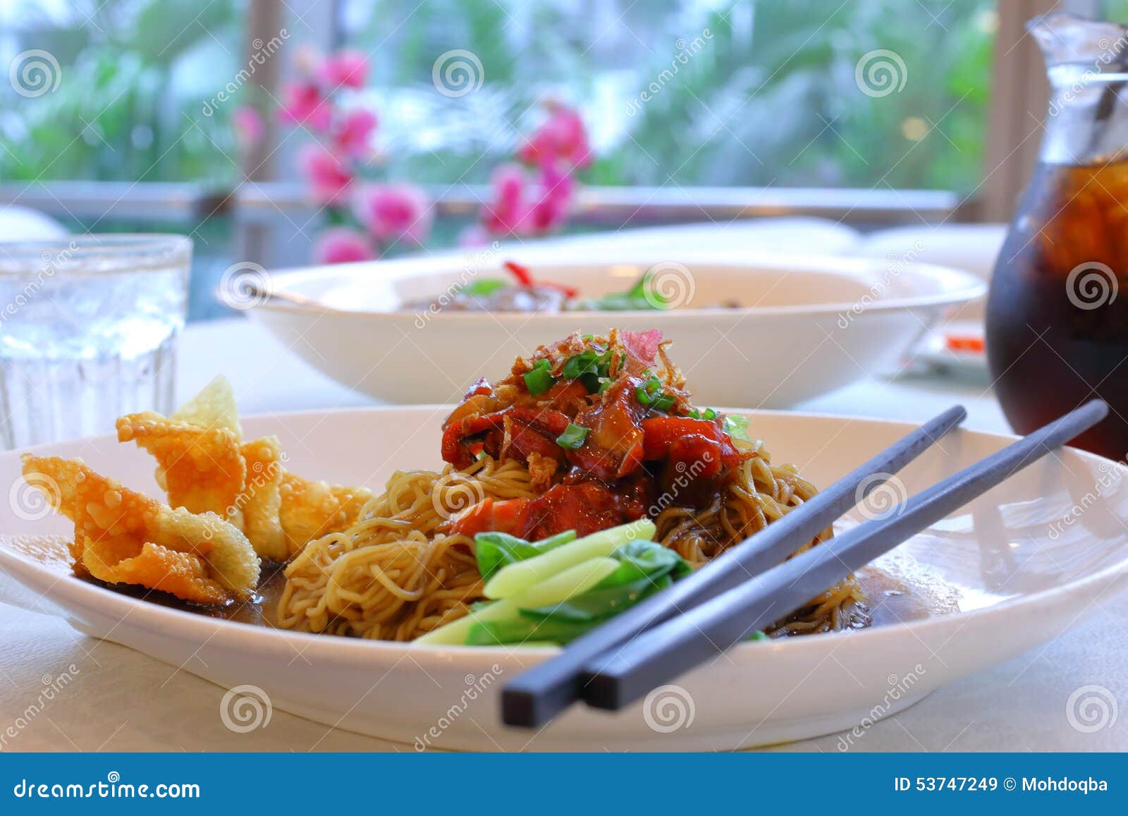 Wantan Mee with Sliced Chicken Stock Image - Image of dimsum, dish ...