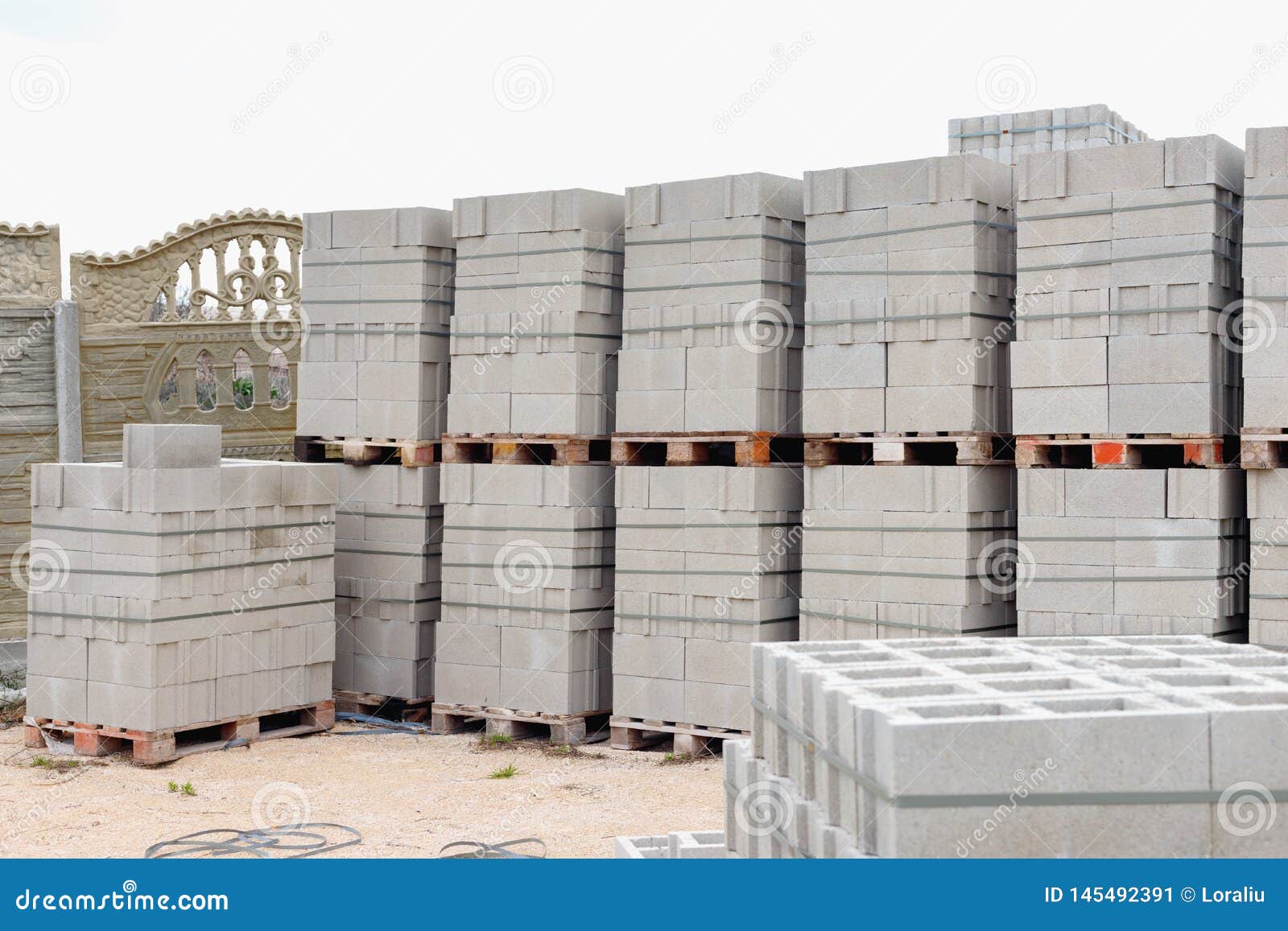 Warehouse Cinder Block and Products from Cement Slurry for Construction ...