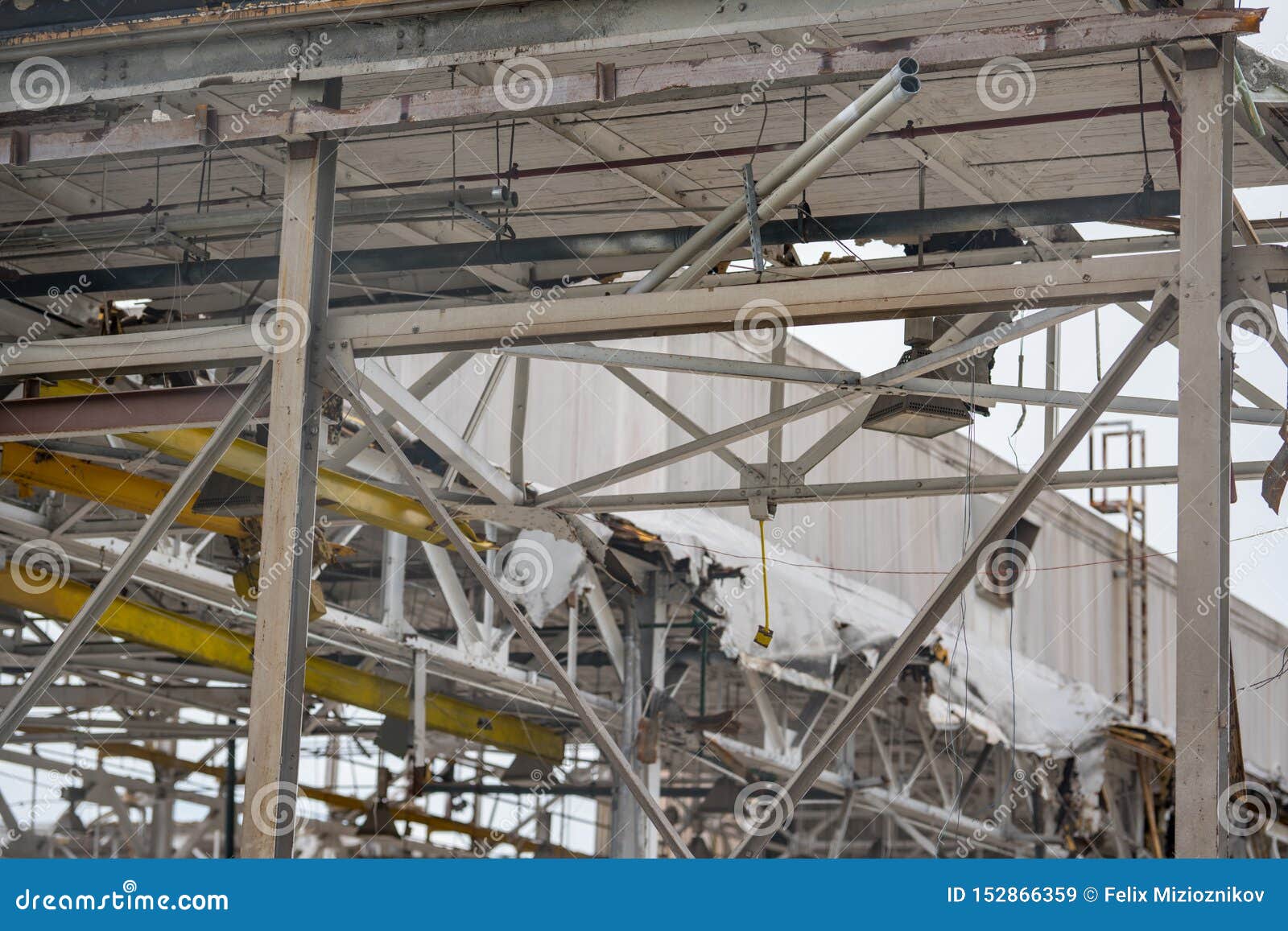 Warehouse Destruction Earthquake Aftermath Stock Image - Image of ...