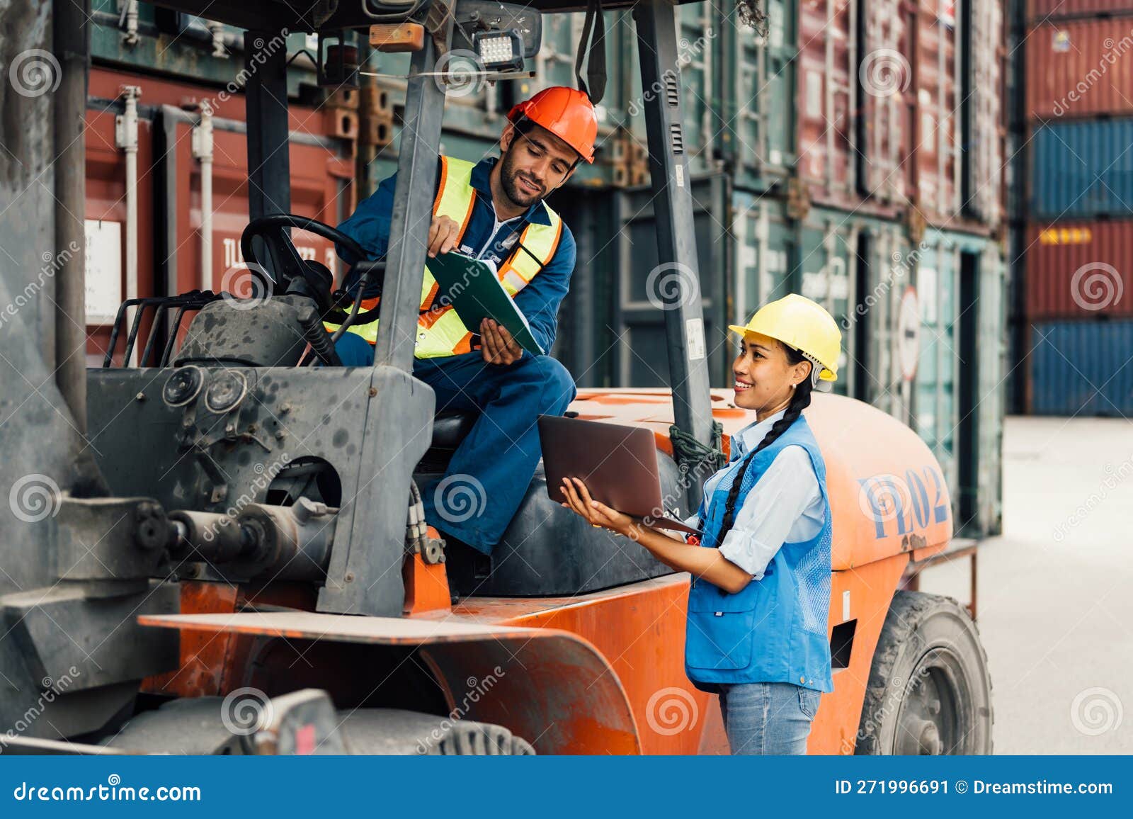 Warehouse Engineer Worker Working at Industrial Container Yard Stock ...