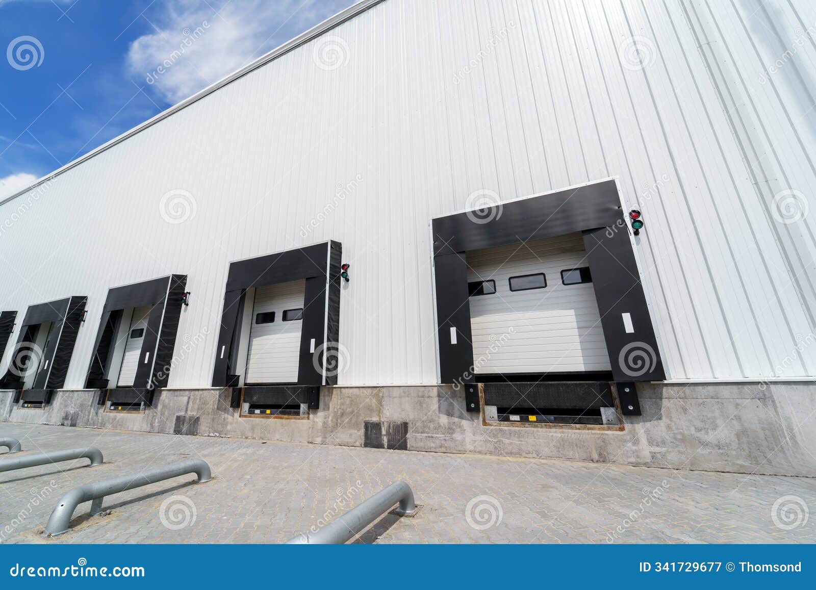 Warehouse Gate for Loading and Unloading Cargo in a Distributed Center ...
