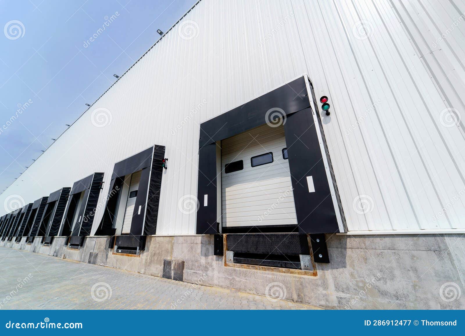 Warehouse Gate for Loading and Unloading Cargo in a Distributed Center ...