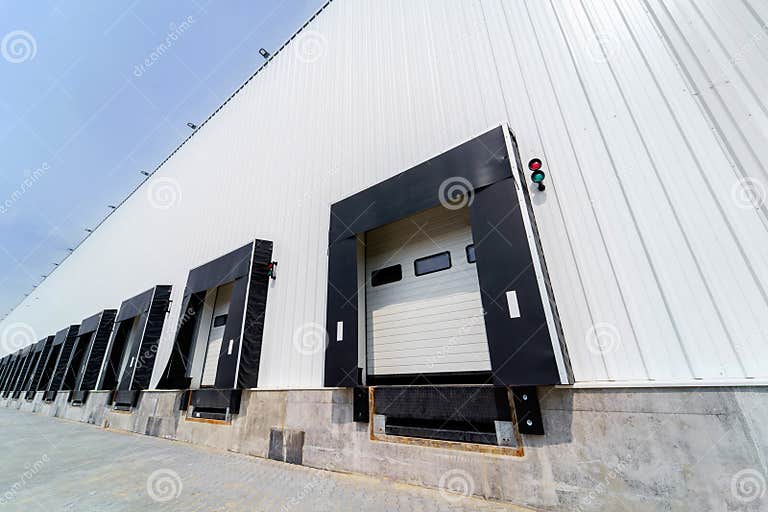 Warehouse Gate for Loading and Unloading Cargo in a Distributed Center ...