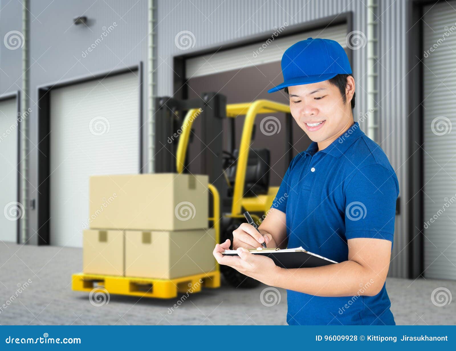 Warehouse man working stock photo. Image of parcel, deliverer - 96009928