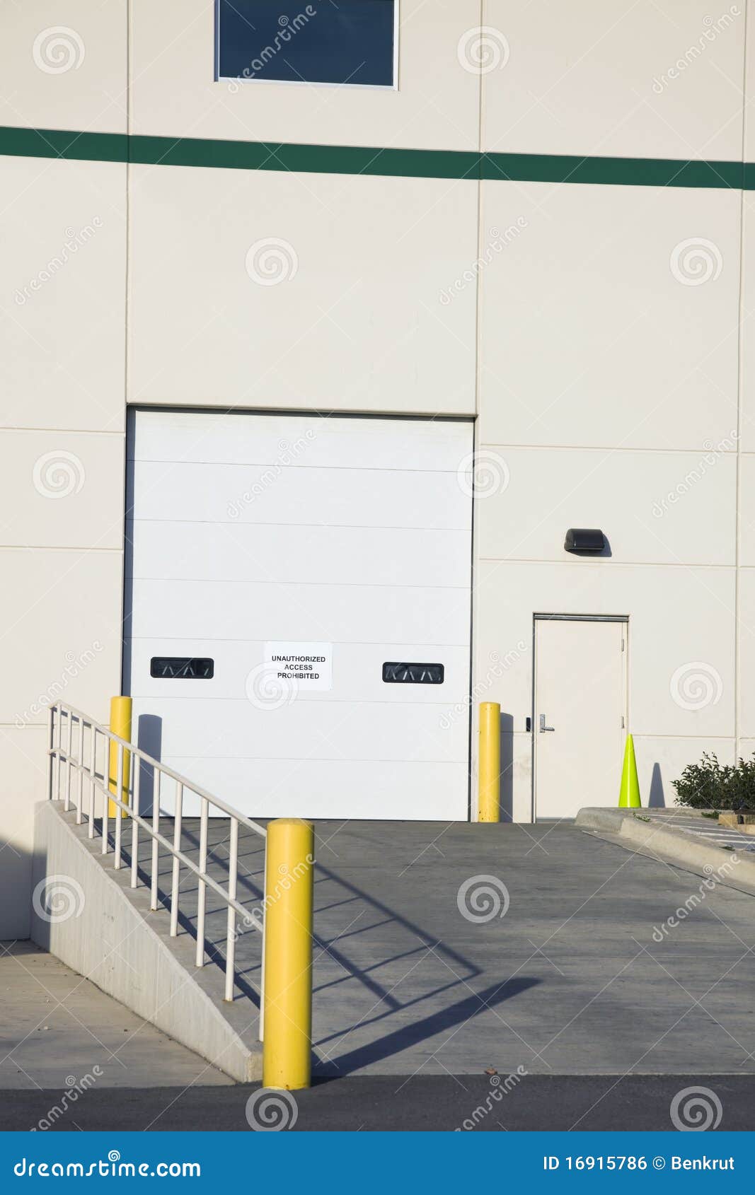 Warehouse Ramp stock photo. Image of factory, truck, structure - 16915786