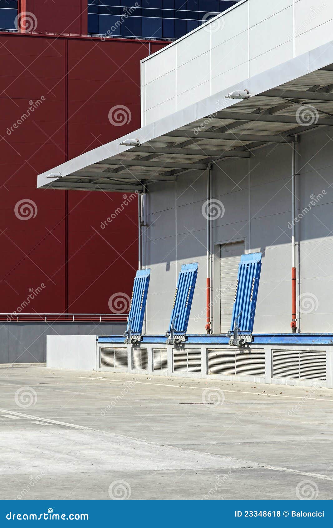 Warehouse ramp stock photo. Image of commercial, loading - 23348618