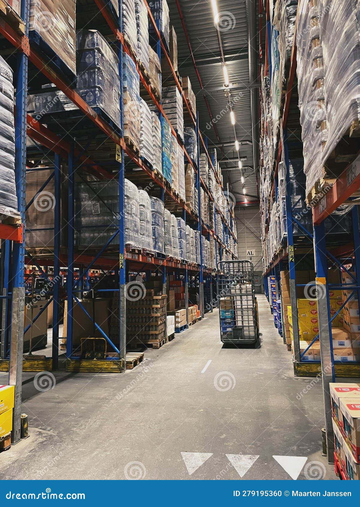 Warehouse storage editorial image. Image of rise, system - 279195360