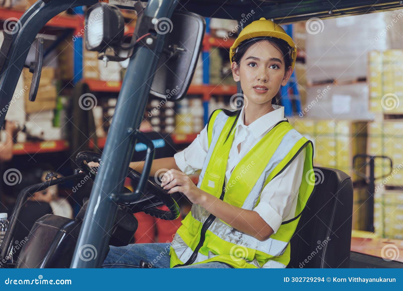 Warehouse Worker, Asian Young Working Women Hard Work Cargo Loading ...