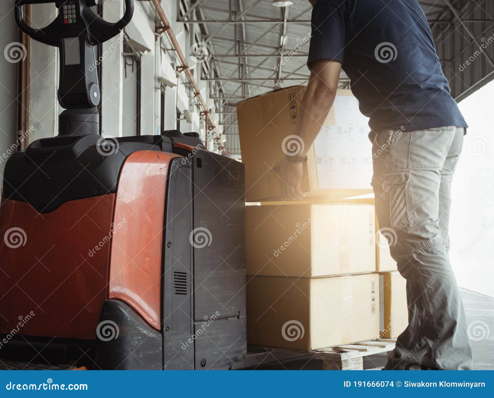 1,125 Worker Lifting Manufacturing Photos - Free & Royalty-Free Stock ...