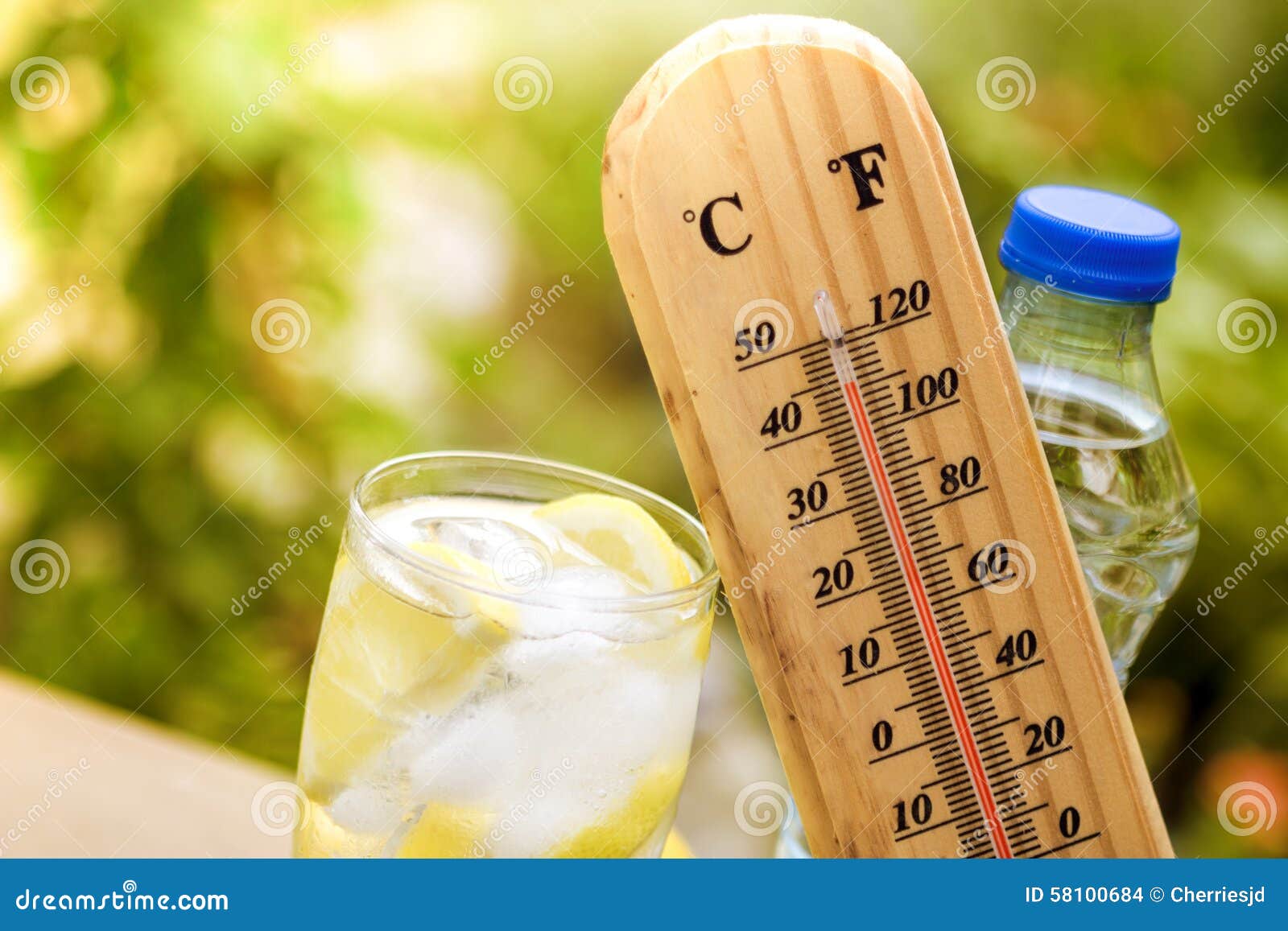 Warm weer stock foto. Image of vernieuwen, drank, medisch - 58100684