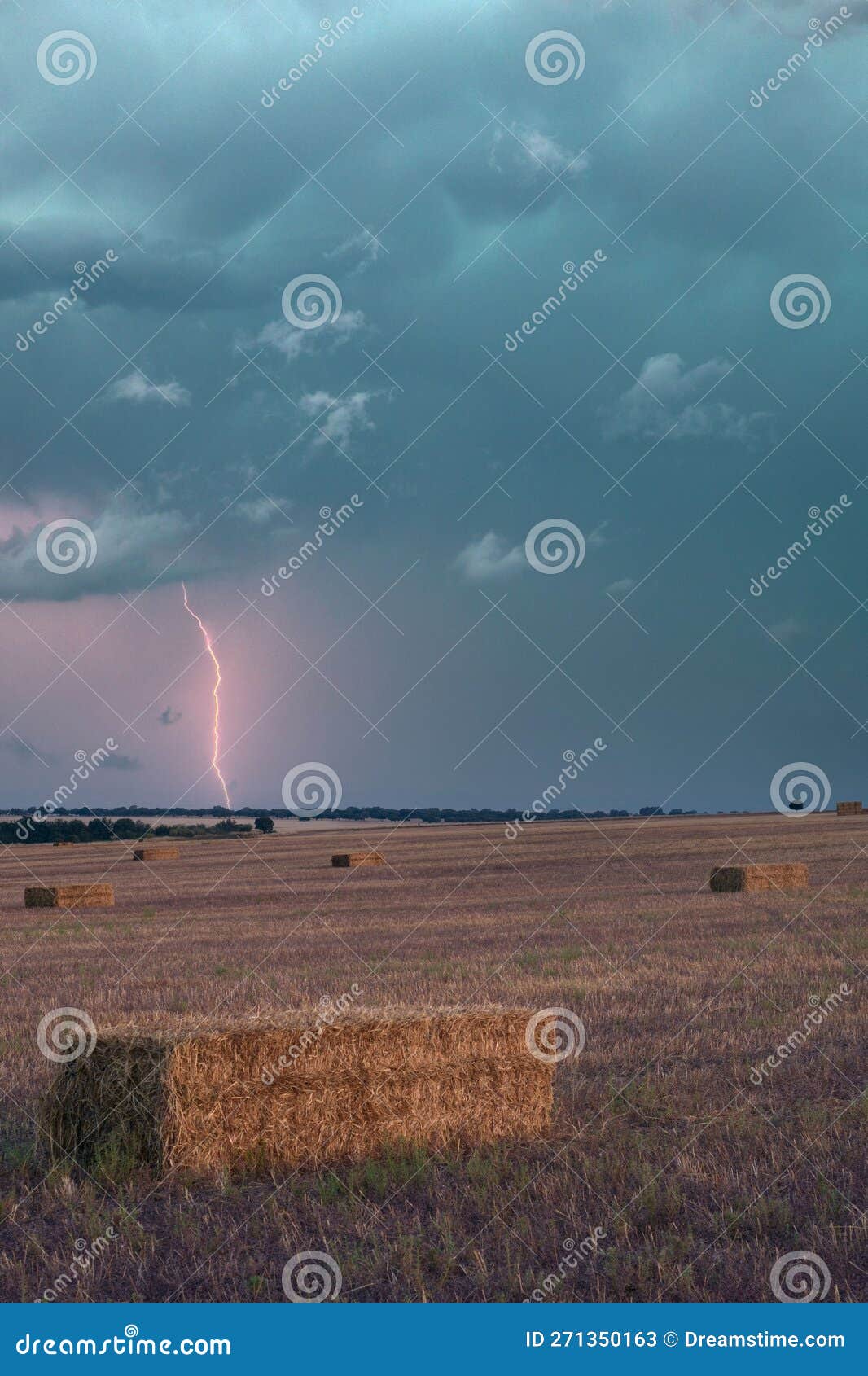 A Warning of Natures Power: Thunderstorm Skies. Stock Image - Image of ...