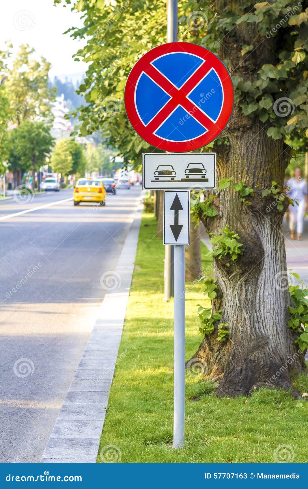 Warning tow away zone sign stock image. Image of care - 57707163