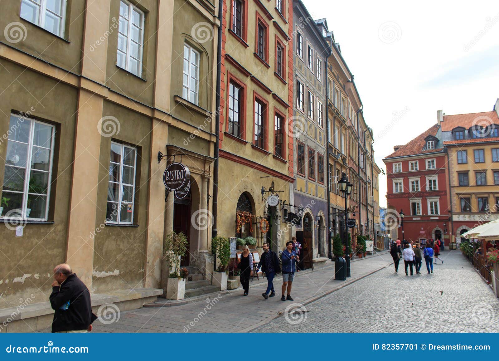 Warsaw old town editorial photo. Image of architecture - 82357701