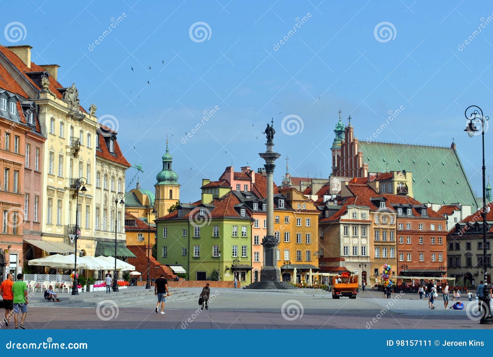 Warsaw old town editorial photo. Image of terrace, tourists - 98157111