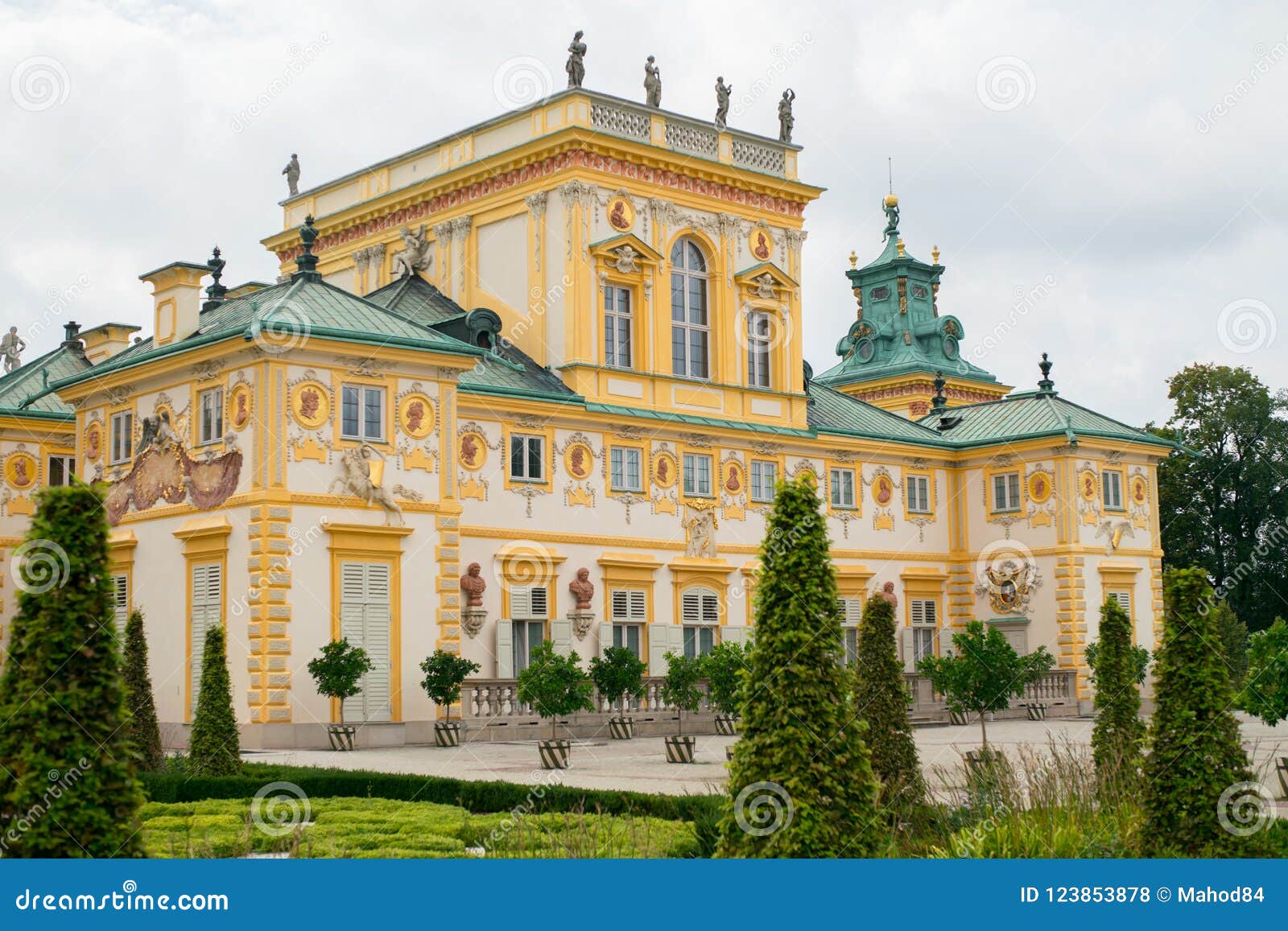 WARSAW, POLAND - AUGUST 11: the Royal Wilanow Palace in Warsaw ... WARSAW, POLAND - AUGUST 11: the Royal Wilanow Palace in Warsaw ...