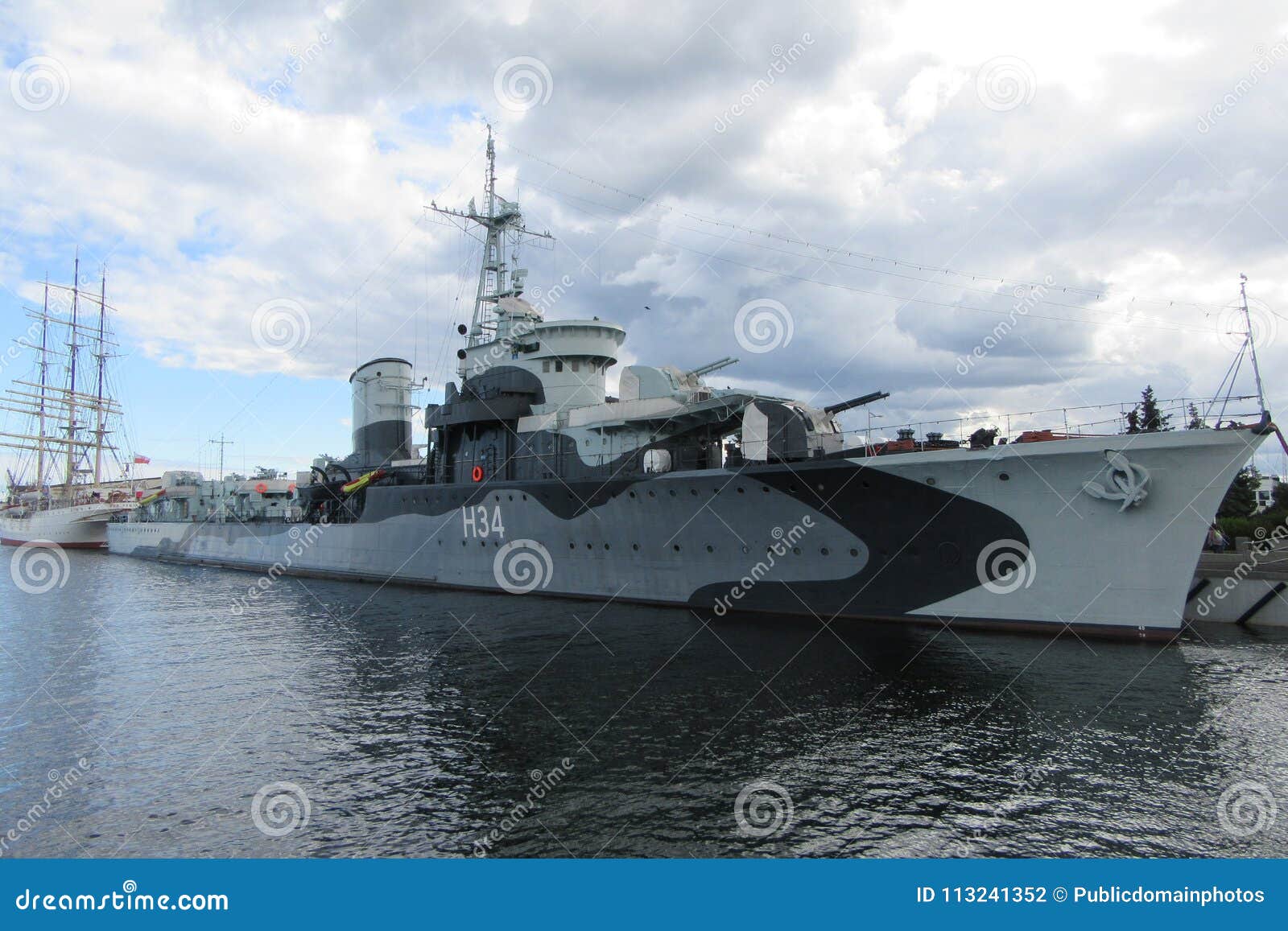 Warship, Naval Ship, Destroyer, Guided Missile Destroyer Picture. Image ...