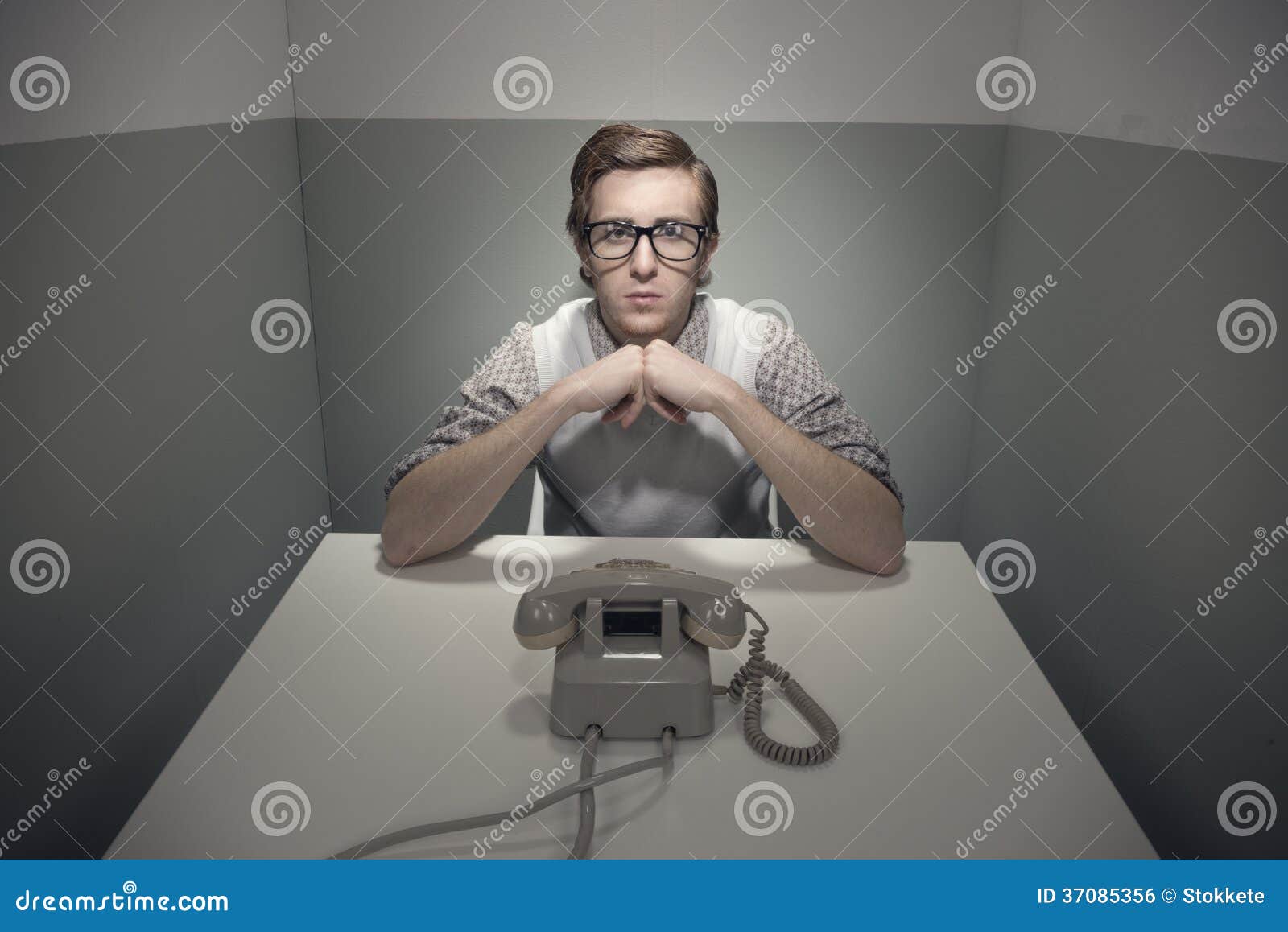 Warten Auf Einen Telefonanruf Stockfoto - Bild von aufwartung ...