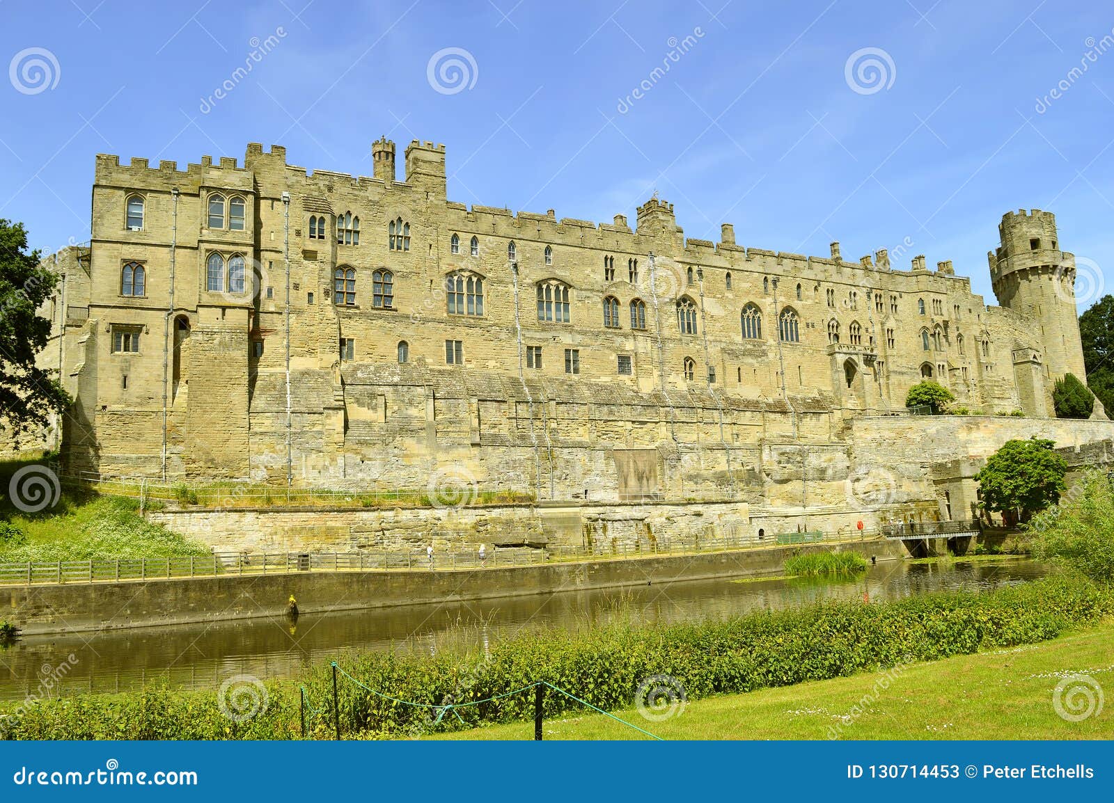 Warwick Castle South Facade Stock Image - Image of kingdom, garden ...