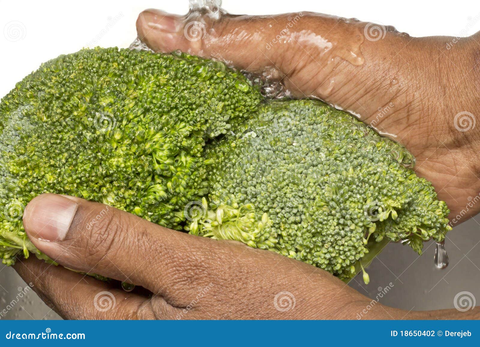 Washing broccoli stock photo. Image of flow, water, green - 18650402