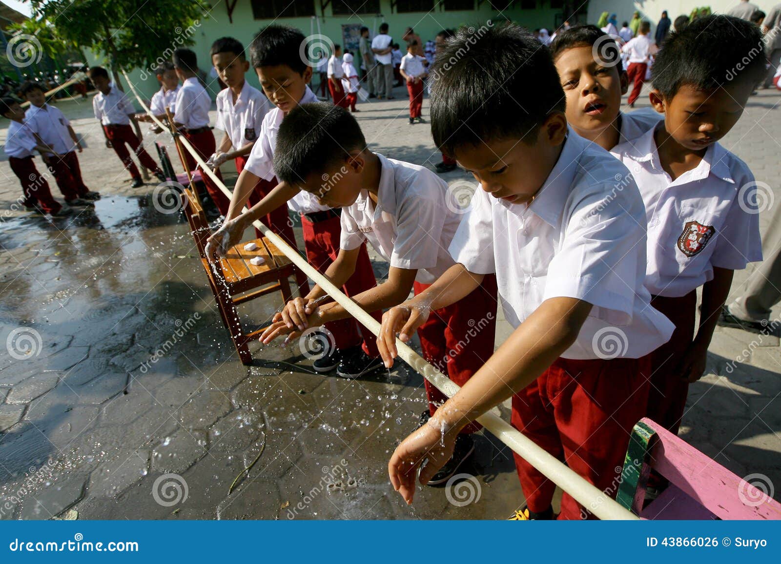 Washing hands editorial photo. Image of city, students - 43866026