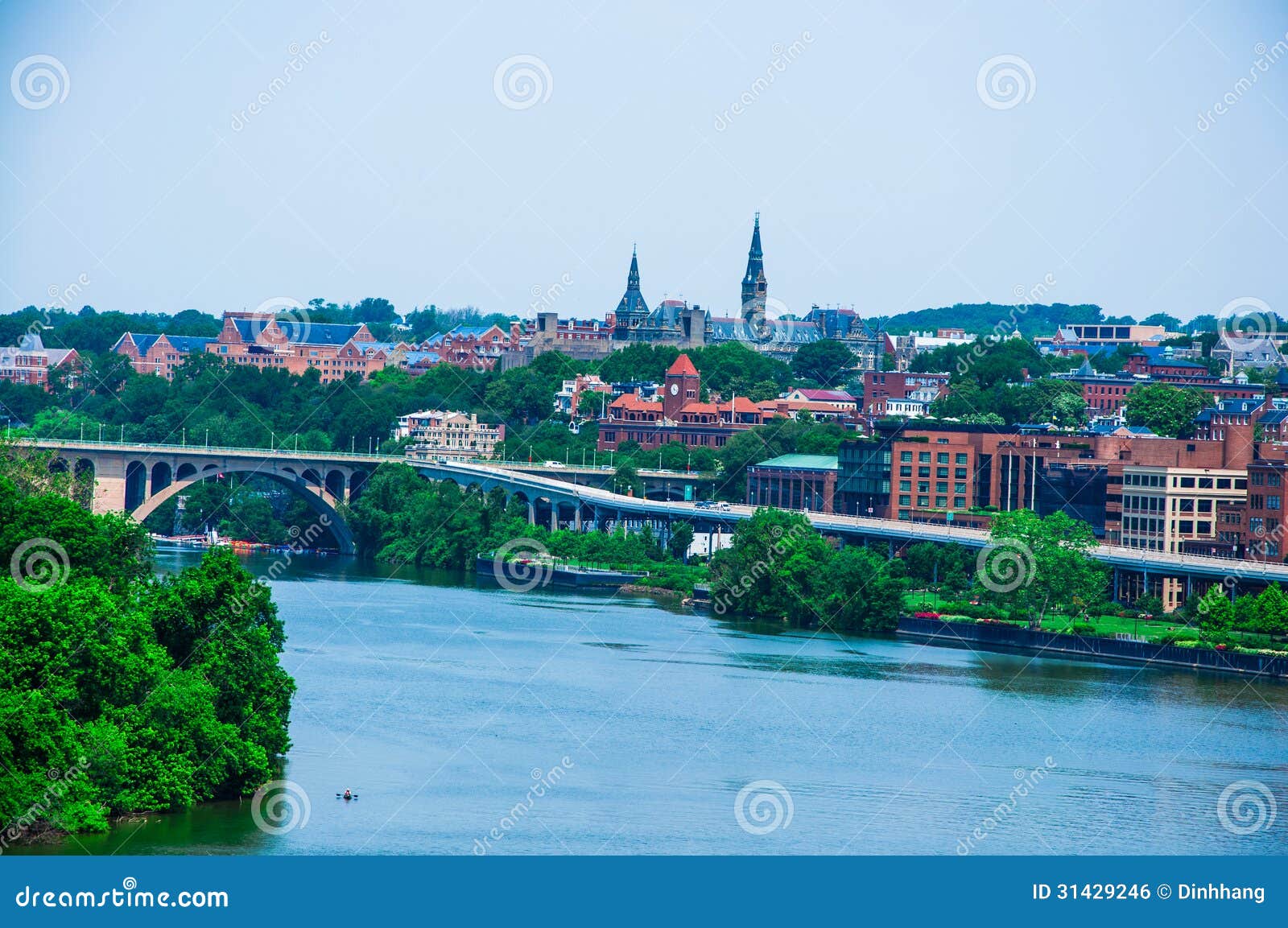 Washington DC Pelo Rio Potomac Foto de Stock - Imagem de console ...