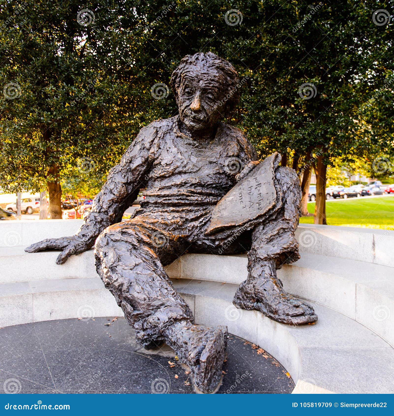 Albert Einstein statue editorial stock image. Image of german - 105819709