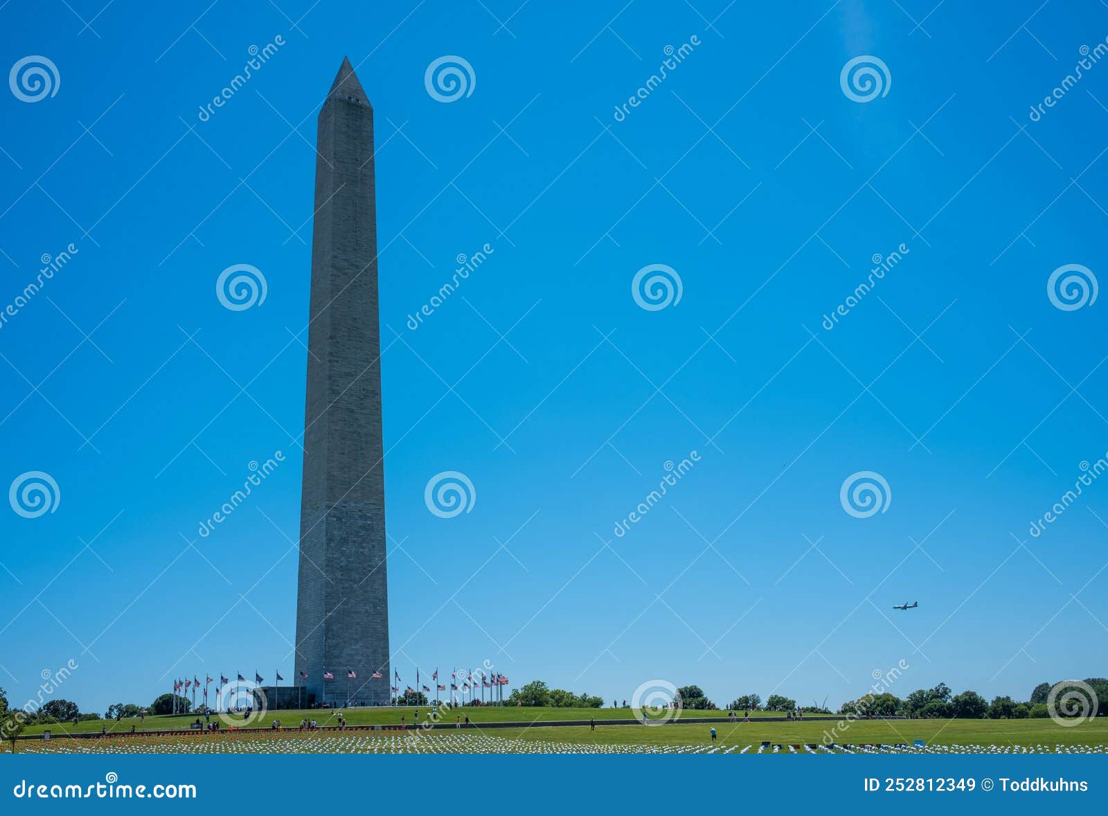 Washington Monument in Washington DC in the Summertime Stock Image ...