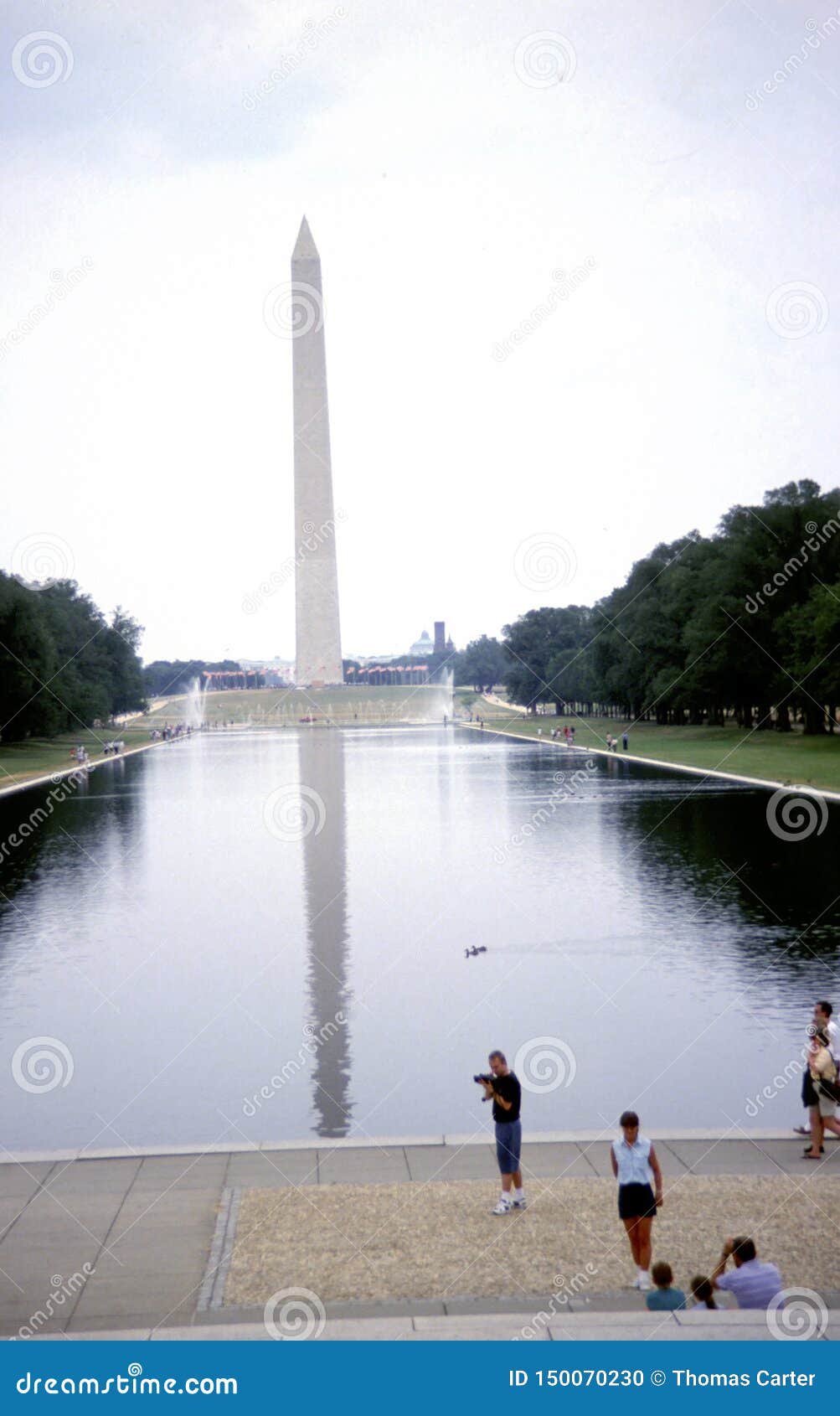 The Washington Monument Near the Reflecting Pool Editorial Image ...