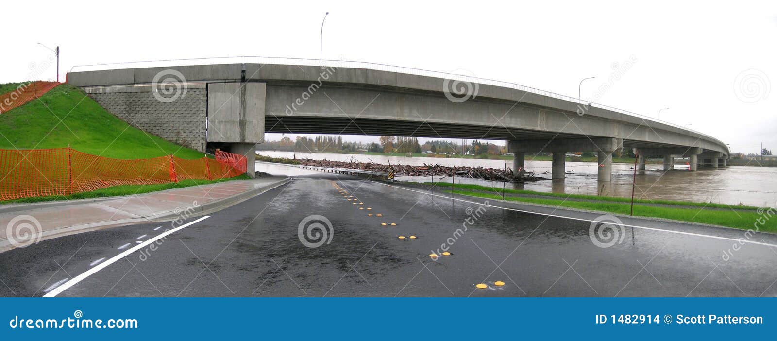 Washington State Flooding - Water Over Roadway Editorial Stock Image ...