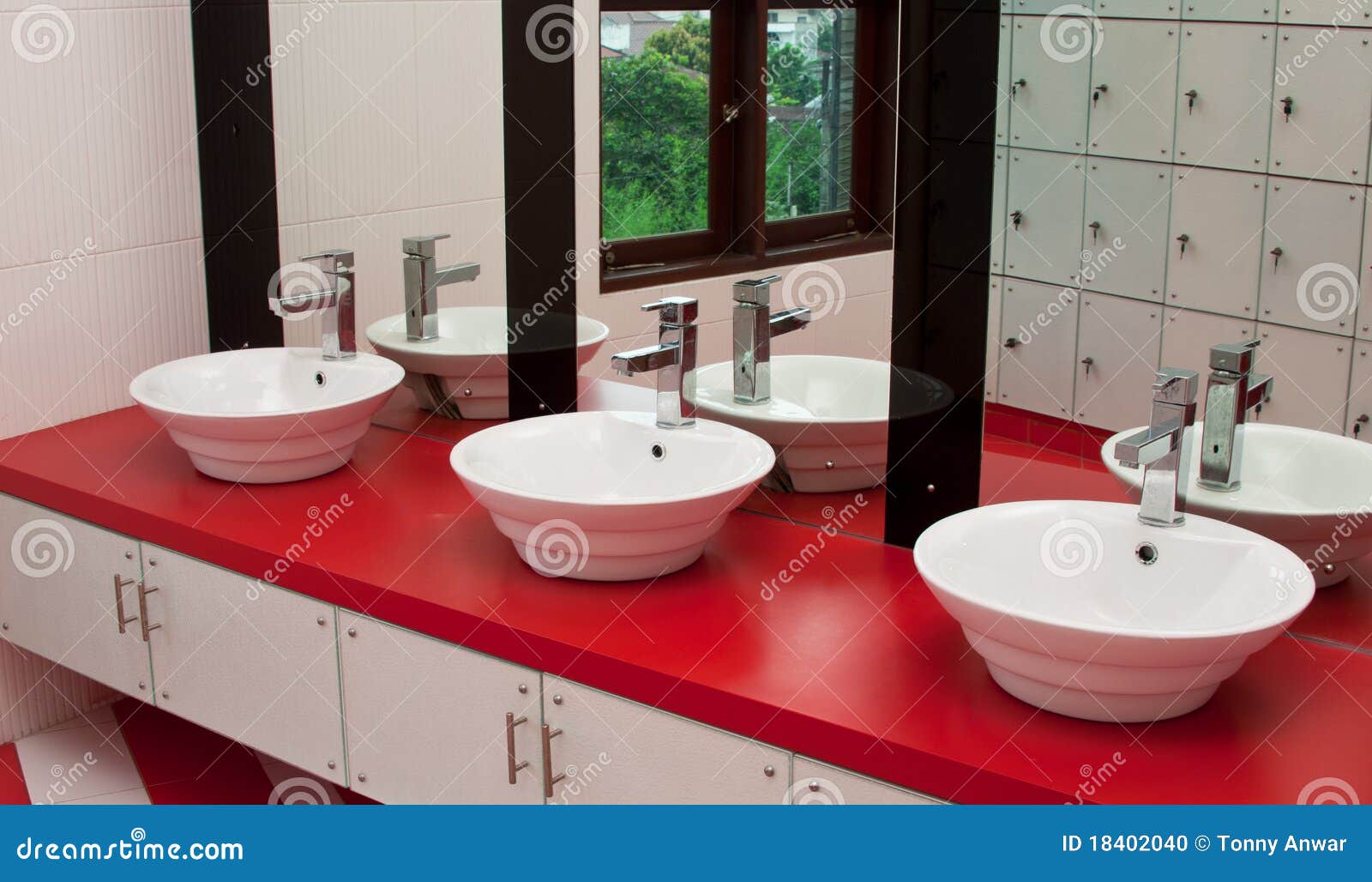 Washroom Stock Photo | CartoonDealer.com #10697346