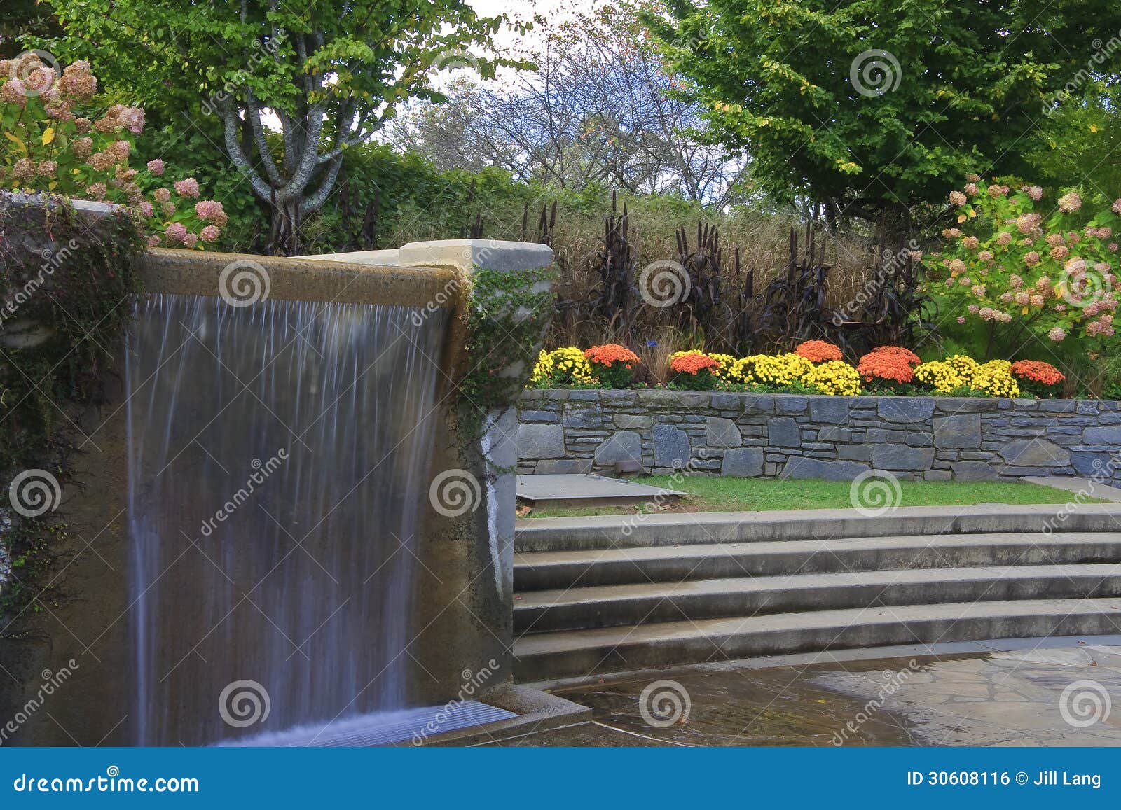 Wasser-Brunnen am NC-Arboretum Stockfoto - Bild von gartenbau ...