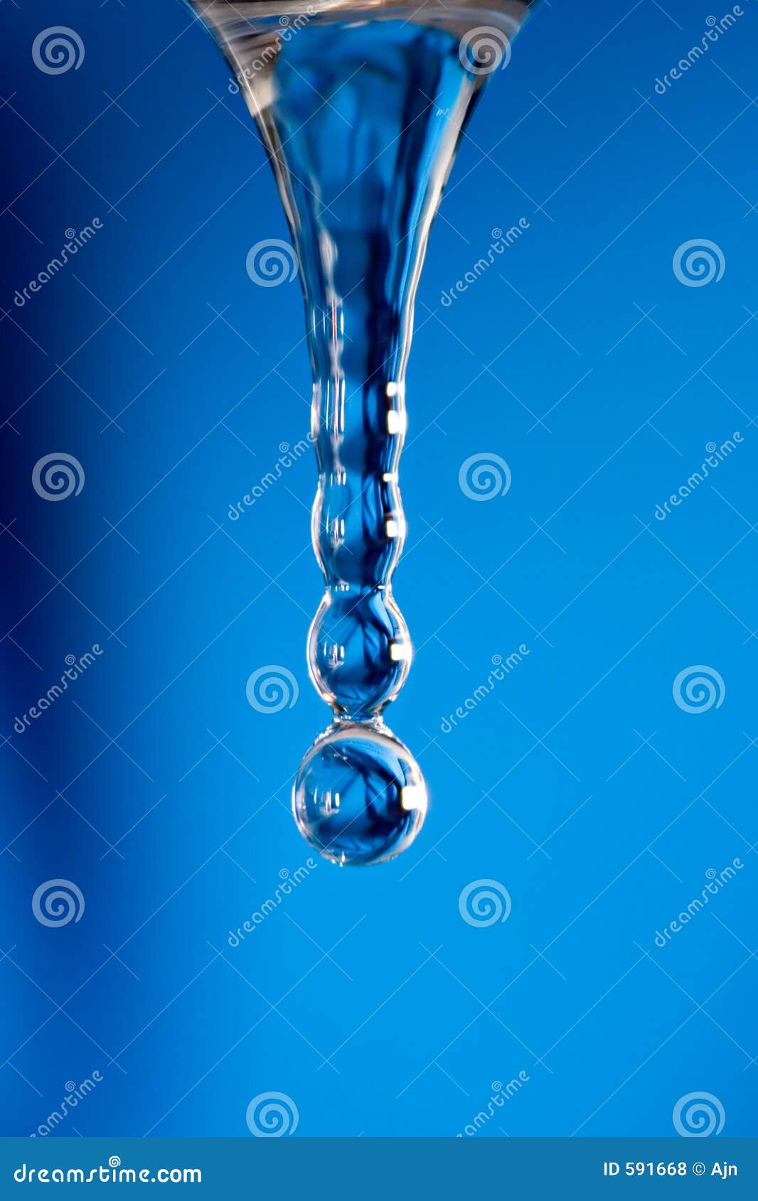 Wasser-Tropfen stockfoto. Bild von tröpfchen, medizin, nahrung - 591668