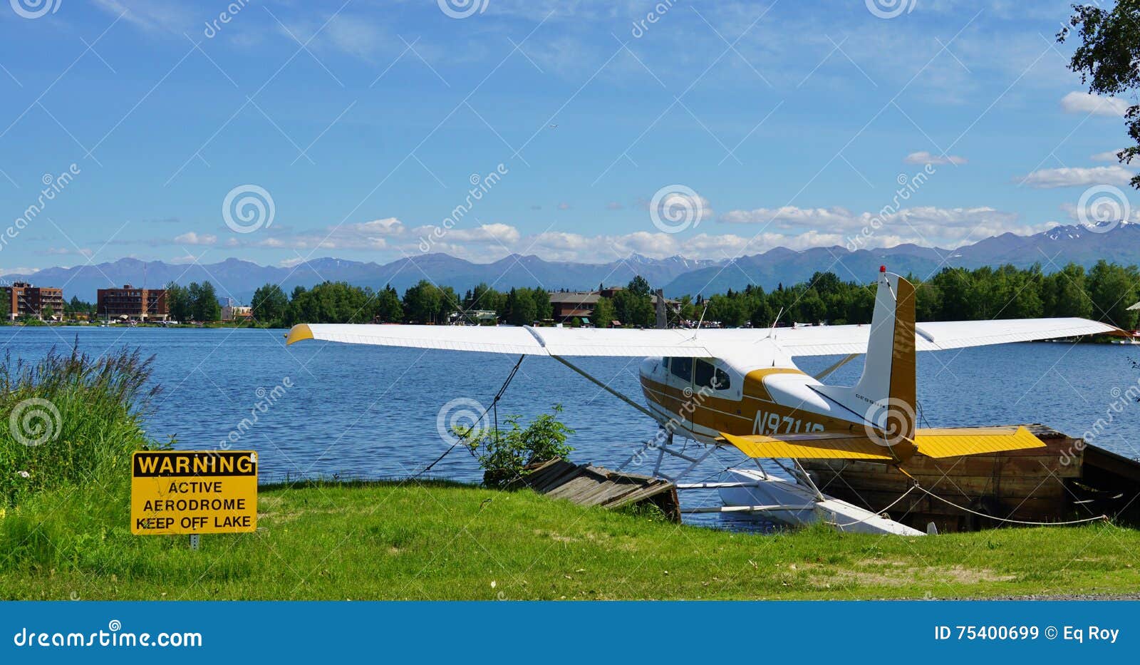 Wasserflugzeug an Der See-Haube in Alaska Redaktionelles Stockbild ...