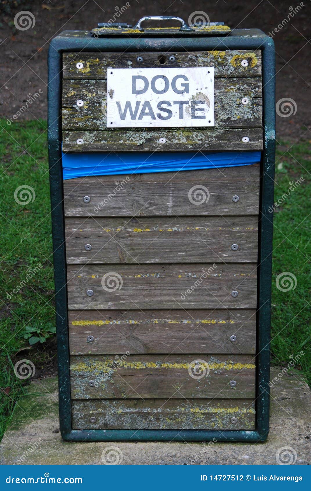 Waste bin stock photo. Image of pick, green, environment - 14727512
