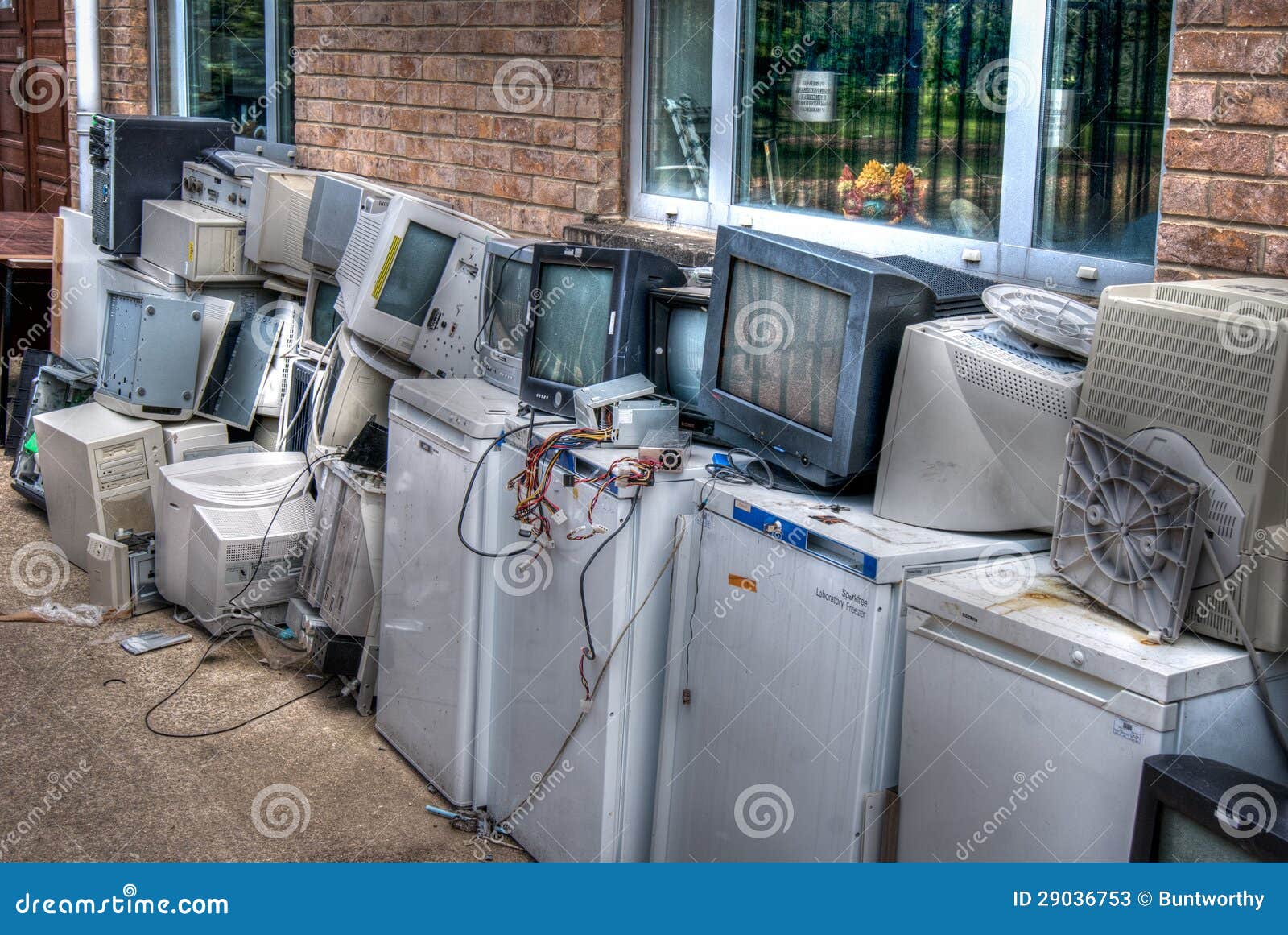 Waste electrical goods stock image. Image of dusty, junk - 29036753