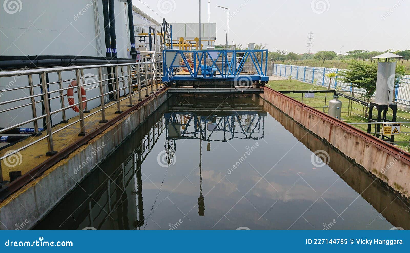 Wastewater Treatment Sludge Scraper Pond Stock Image - Image of ...