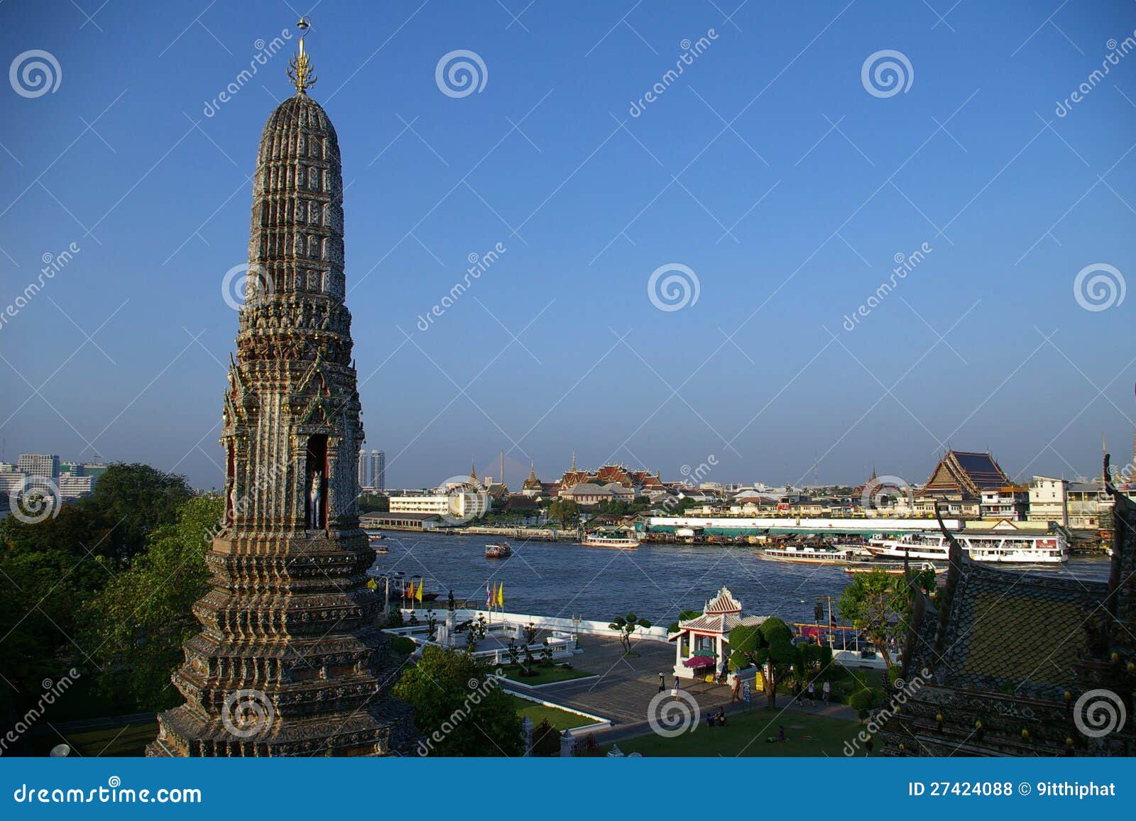 Wat Arun editorial stock photo. Image of chinese, traditional - 27424088