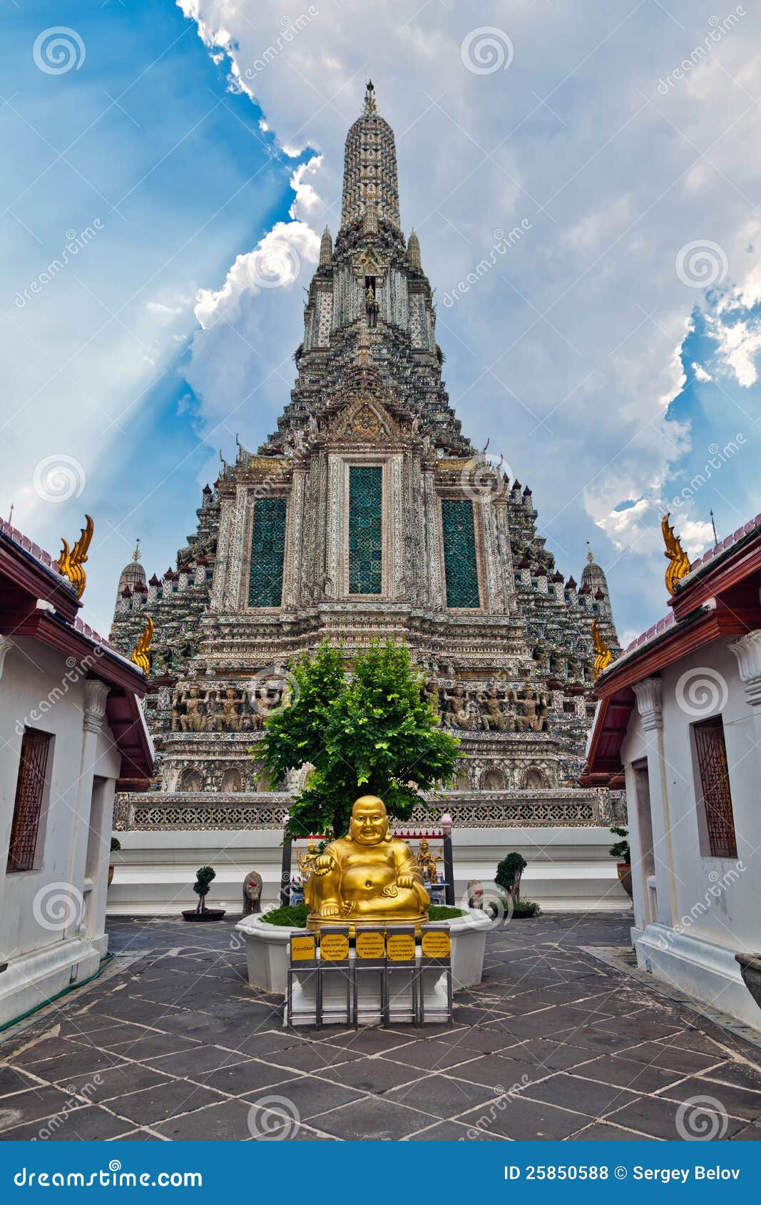 Wat Arun temple stock photo. Image of building, holy - 25850588