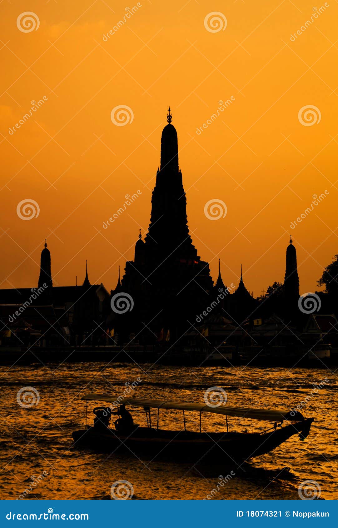 Wat Arun, the Temple of Dawn, at Sunset,Bangkok Stock Image - Image of ...